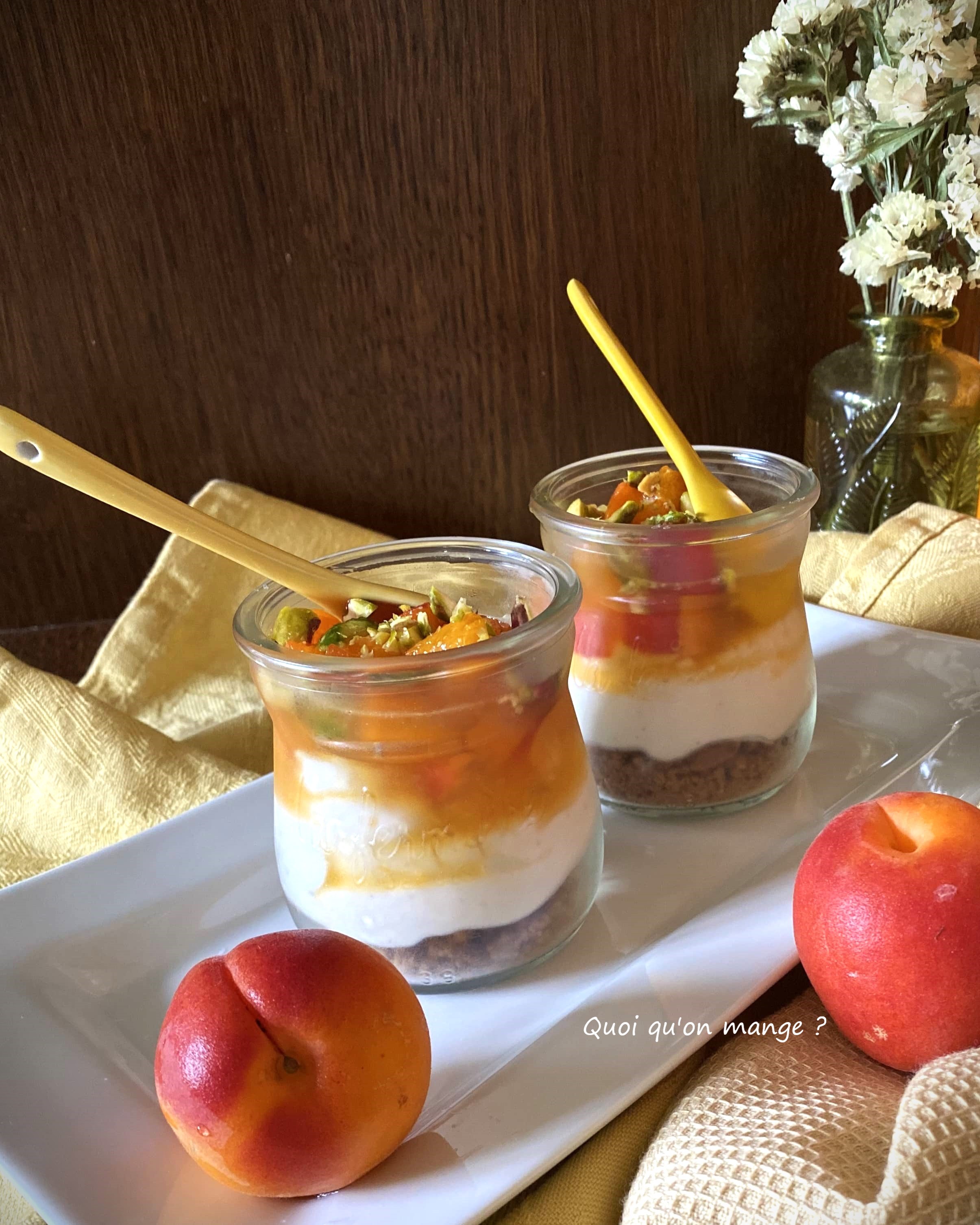 Verrines aux abricots – fromage blanc et spéculoos – Quoi Qu'on Mange